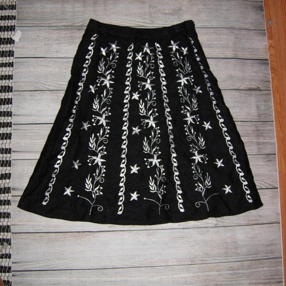 Lucy & Laurel | Skirts | Lucy Laurel Black Embroidered Linen Aline ...